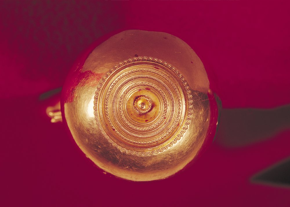 Vixのプリンセスの墓から、diademのエンドボール（ゴールド）