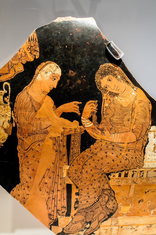 アガメムノンの墓にいるエレクトラと女中（陶製、黄色と白のハイライト入り）