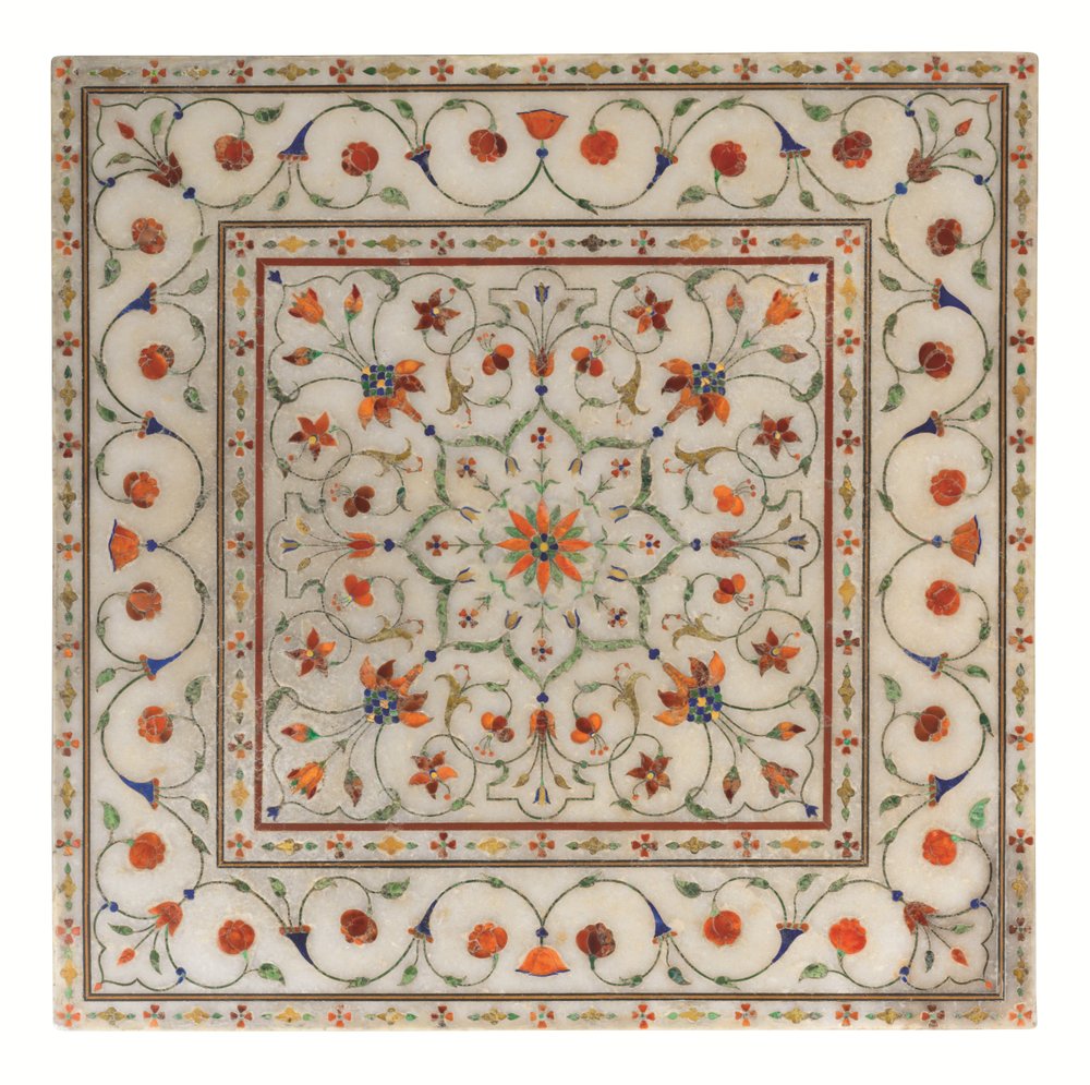 ムガル様式のピエトラ・ドゥーラ象嵌大理石のフットレスト、1700年頃