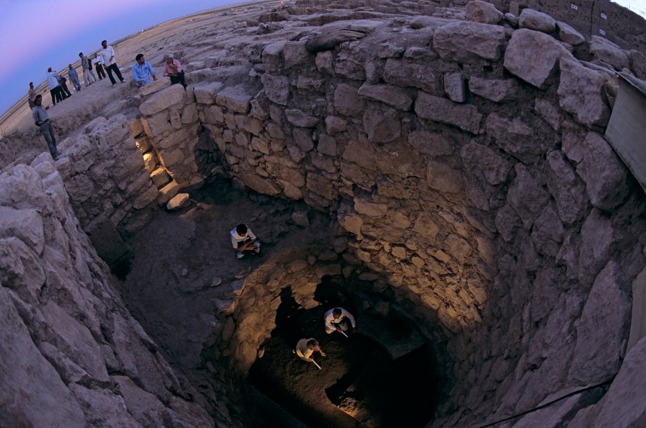 ウルケシュ、フリア帝国、シリア、紀元前2400年、ジョルジョ・ブチェッラーティ、アビ、冥界へのアクセス、2004年（写真）